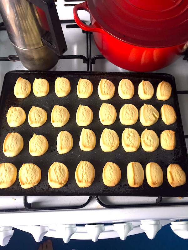 Traditional Christmas Shortbread Recipe with Rice Flour and Vanilla ...
